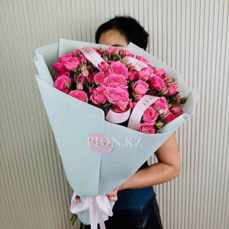 Букет из кустовых роз сорта "Sophie" c Доставкой в Алматы