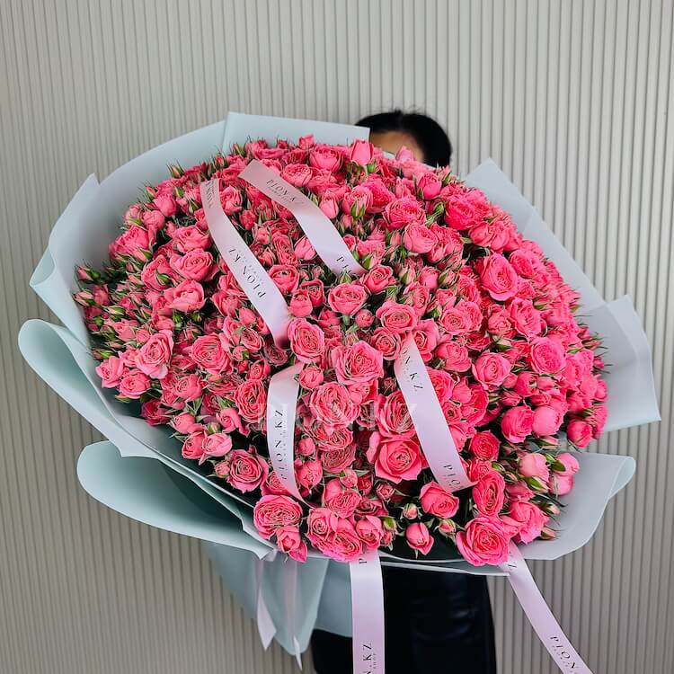 Букет из кустовых роз сорта "Sophie" c Доставкой в Алматы